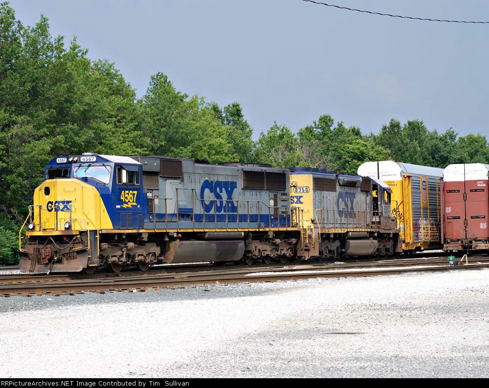 CSX 4567 and 8350